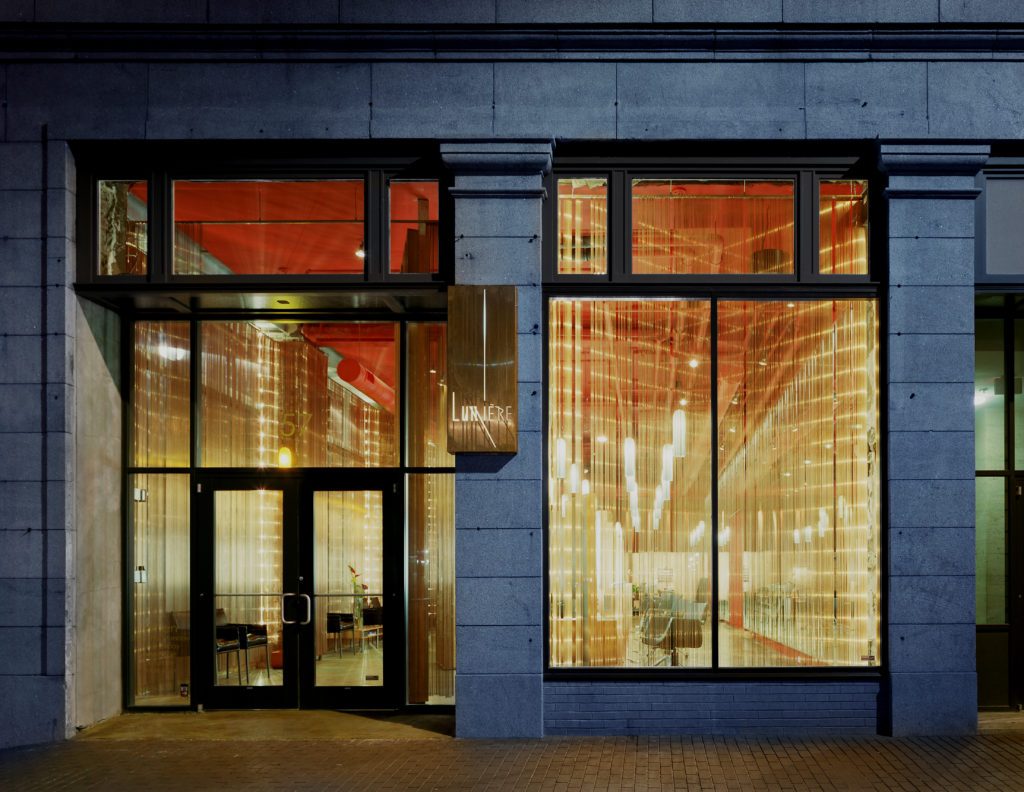 Lumiere Salon - 3SIXØ Architecture